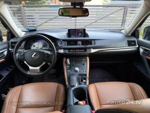 Black Lexus CT 2015 in Tallinn, with an engine capacity of 1.80 L and mileage of 154 thousand km for 13920 €, photo 11 on AUTOMOTO.COM.LV