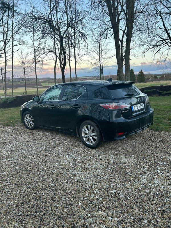 Melns Lexus CT 2016 Tartu, ar dzinēja tilpumu 1.80 L un nobraukumu 158 tūkst. km par 14000 €, foto 1 vietnē AUTOMOTO.COM.LV