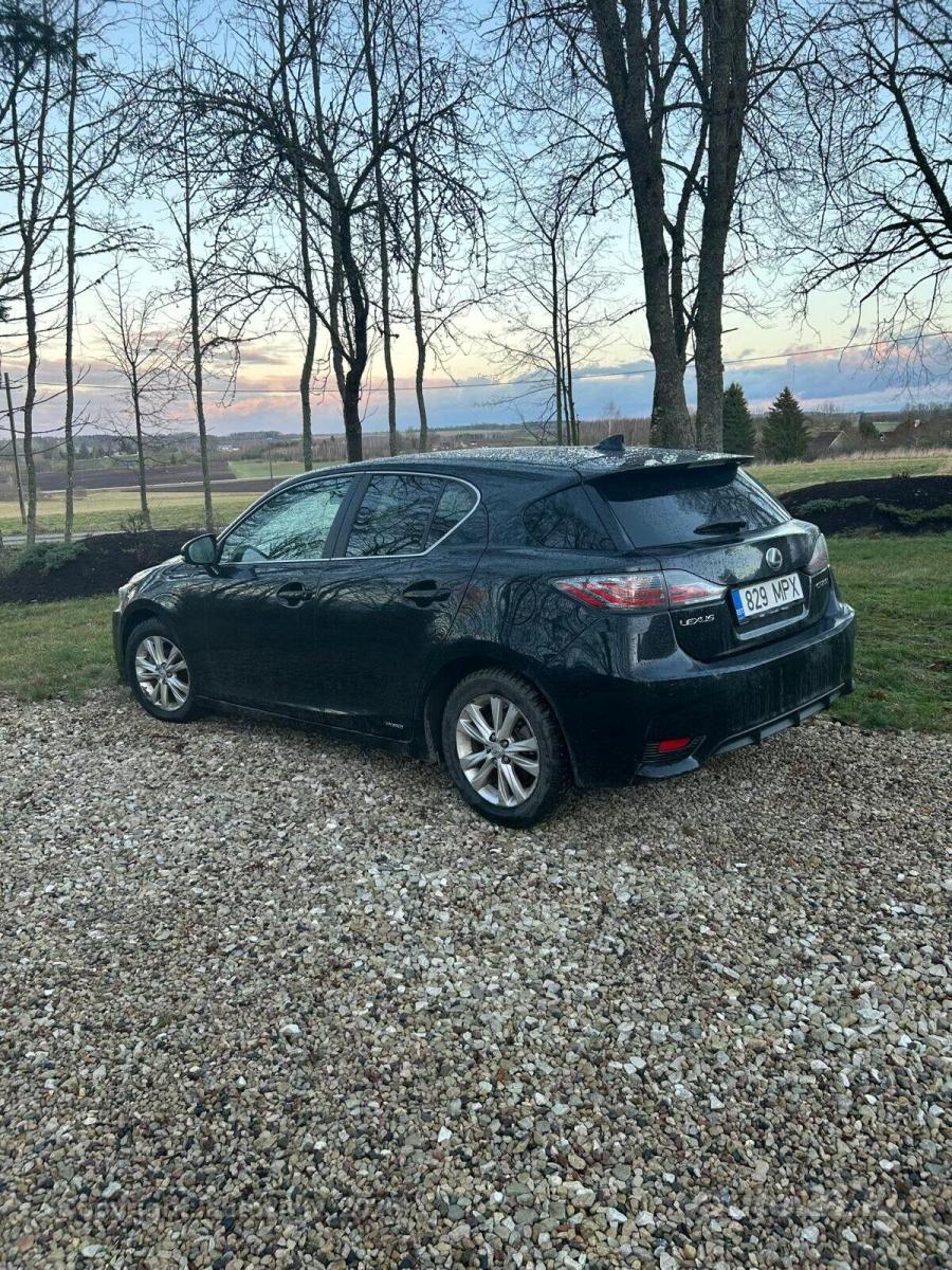 Melns Lexus CT 2016 Tartu, ar dzinēja tilpumu 1.80 L un nobraukumu 158 tūkst. km par 14000 €, foto 1 vietnē AUTOMOTO.COM.LV