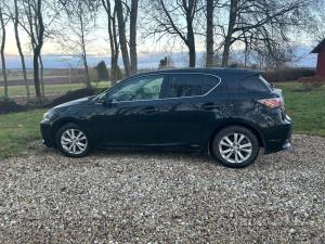 Melns Lexus CT 2016 Tartu, ar dzinēja tilpumu 1.80 L un nobraukumu 158 tūkst. km par 14000 €, foto 3 vietnē AUTOMOTO.COM.LV
