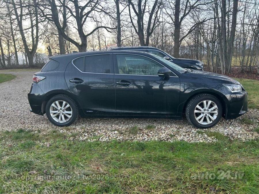 Melns Lexus CT 2016 Tartu, ar dzinēja tilpumu 1.80 L un nobraukumu 158 tūkst. km par 14000 €, foto 5 vietnē AUTOMOTO.COM.LV