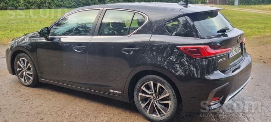 Melns Lexus CT 2017 Ogre, ar dzinēja tilpumu 1.80 L un nobraukumu 153 tūkst. km par 13400 €, foto 12 vietnē AUTOMOTO.COM.LV