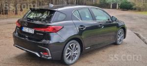 Melns Lexus CT 2017 Ogre, ar dzinēja tilpumu 1.80 L un nobraukumu 153 tūkst. km par 13400 €, foto 18 vietnē AUTOMOTO.COM.LV