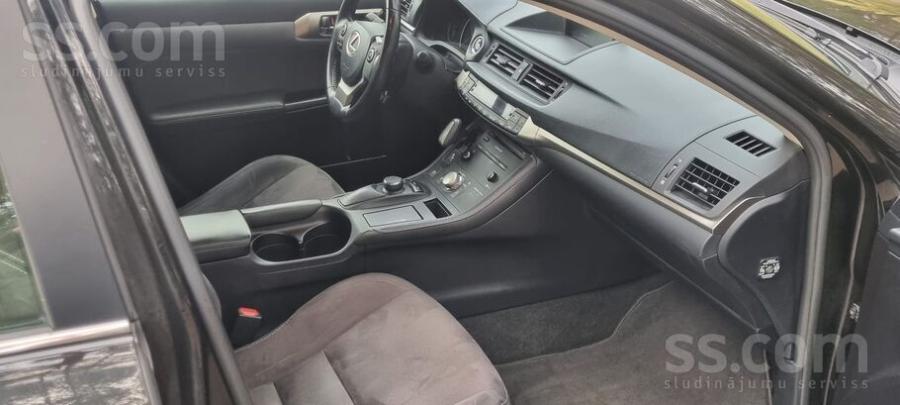 Melns Lexus CT 2017 Ogre, ar dzinēja tilpumu 1.80 L un nobraukumu 153 tūkst. km par 13400 €, foto 24 vietnē AUTOMOTO.COM.LV