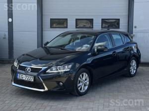 Melns Lexus CT 2017 Ogre, ar dzinēja tilpumu 1.80 L un nobraukumu 111 tūkst. km par 13650 €, foto  vietnē AUTOMOTO.COM.LV