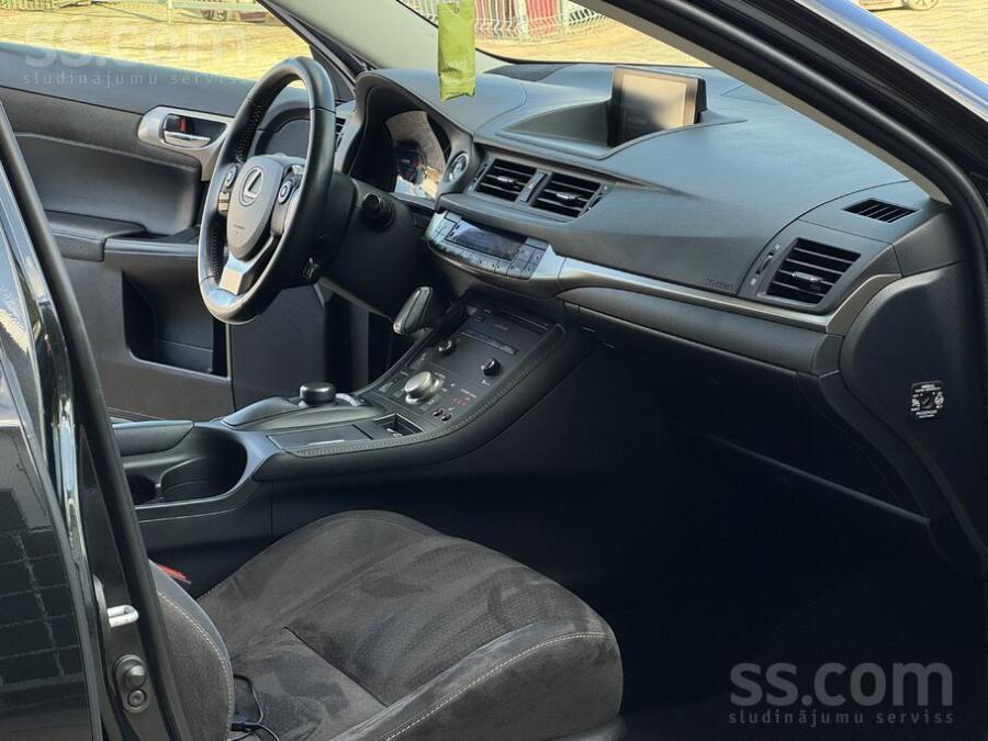 Melns Lexus CT 2017 Ogre, ar dzinēja tilpumu 1.80 L un nobraukumu 111 tūkst. km par 13650 €, foto 7 vietnē AUTOMOTO.COM.LV