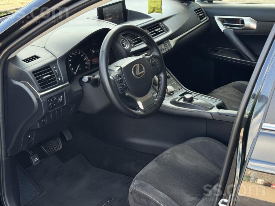 Melns Lexus CT 2017 Ogre, ar dzinēja tilpumu 1.80 L un nobraukumu 111 tūkst. km par 13650 €, foto 8 vietnē AUTOMOTO.COM.LV