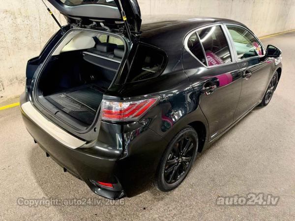 Melns Lexus CT 2017 Tallina, ar dzinēja tilpumu 1.80 L un nobraukumu 93 tūkst. km par 16995 €, foto 4 vietnē AUTOMOTO.COM.LV