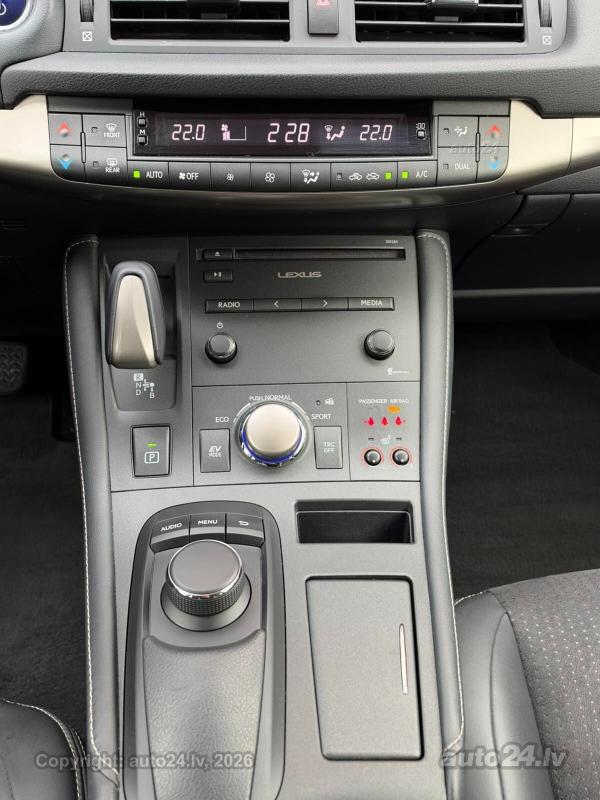 Melns Lexus CT 2017 Tallina, ar dzinēja tilpumu 1.80 L un nobraukumu 93 tūkst. km par 16995 €, foto 11 vietnē AUTOMOTO.COM.LV