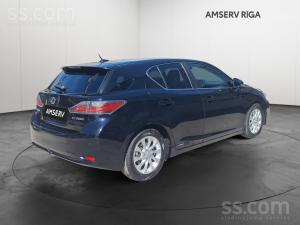 Blue Lexus CT 2011 in Riga, with an engine capacity of 1.80 L and mileage of 256 thousand km for 8500 €, photo 3 on AUTOMOTO.COM.LV