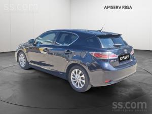 Blue Lexus CT 2011 in Riga, with an engine capacity of 1.80 L and mileage of 256 thousand km for 8500 €, photo 5 on AUTOMOTO.COM.LV