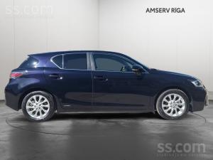 Blue Lexus CT 2011 in Riga, with an engine capacity of 1.80 L and mileage of 256 thousand km for 8500 €, photo 9 on AUTOMOTO.COM.LV