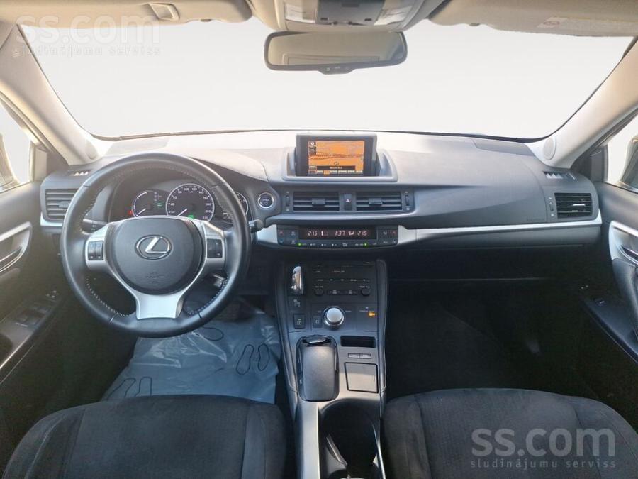 Blue Lexus CT 2011 in Riga, with an engine capacity of 1.80 L and mileage of 256 thousand km for 8500 €, photo 10 on AUTOMOTO.COM.LV