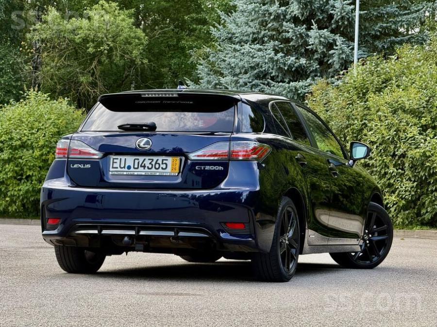Zils Lexus CT 2017 Rīga, ar dzinēja tilpumu 1.80 L un nobraukumu 220 tūkst. km par 12470 €, foto 5 vietnē AUTOMOTO.COM.LV