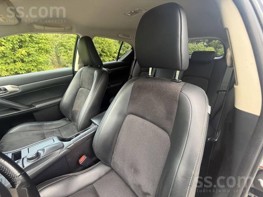 Zils Lexus CT 2017 Rīga, ar dzinēja tilpumu 1.80 L un nobraukumu 220 tūkst. km par 12470 €, foto 12 vietnē AUTOMOTO.COM.LV