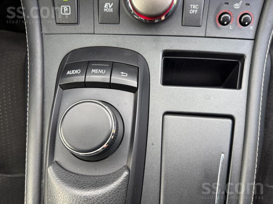 Zils Lexus CT 2017 Rīga, ar dzinēja tilpumu 1.80 L un nobraukumu 220 tūkst. km par 12470 €, foto 22 vietnē AUTOMOTO.COM.LV
