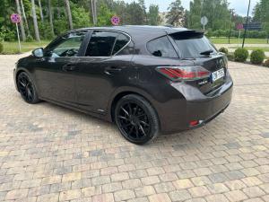 Brown Lexus CT 2011 in Riga, with an engine capacity of 1.80 L and mileage of 257 thousand km for 8000 €, photo 7 on AUTOMOTO.COM.LV