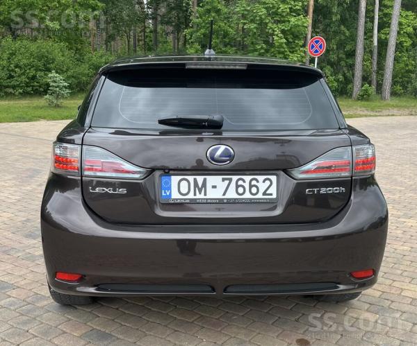 Brūns Lexus CT 2011 Rīga, ar dzinēja tilpumu 1.80 L un nobraukumu 255 tūkst. km par 8000 €, foto 6 vietnē AUTOMOTO.COM.LV
