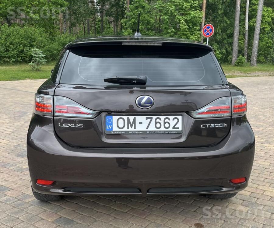 Brūns Lexus CT 2011 Rīga, ar dzinēja tilpumu 1.80 L un nobraukumu 255 tūkst. km par 7500 €, foto 7 vietnē AUTOMOTO.COM.LV