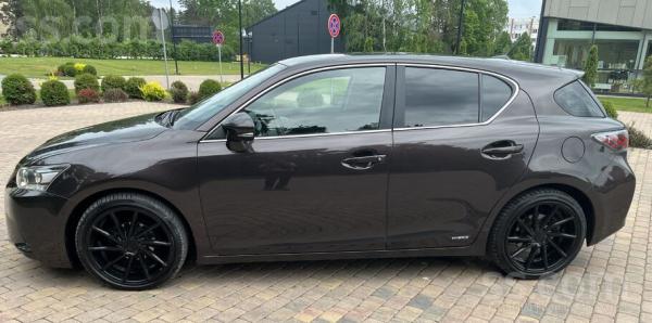 Brūns Lexus CT 2011 Rīga, ar dzinēja tilpumu 1.80 L un nobraukumu 255 tūkst. km par 8000 €, foto 8 vietnē AUTOMOTO.COM.LV