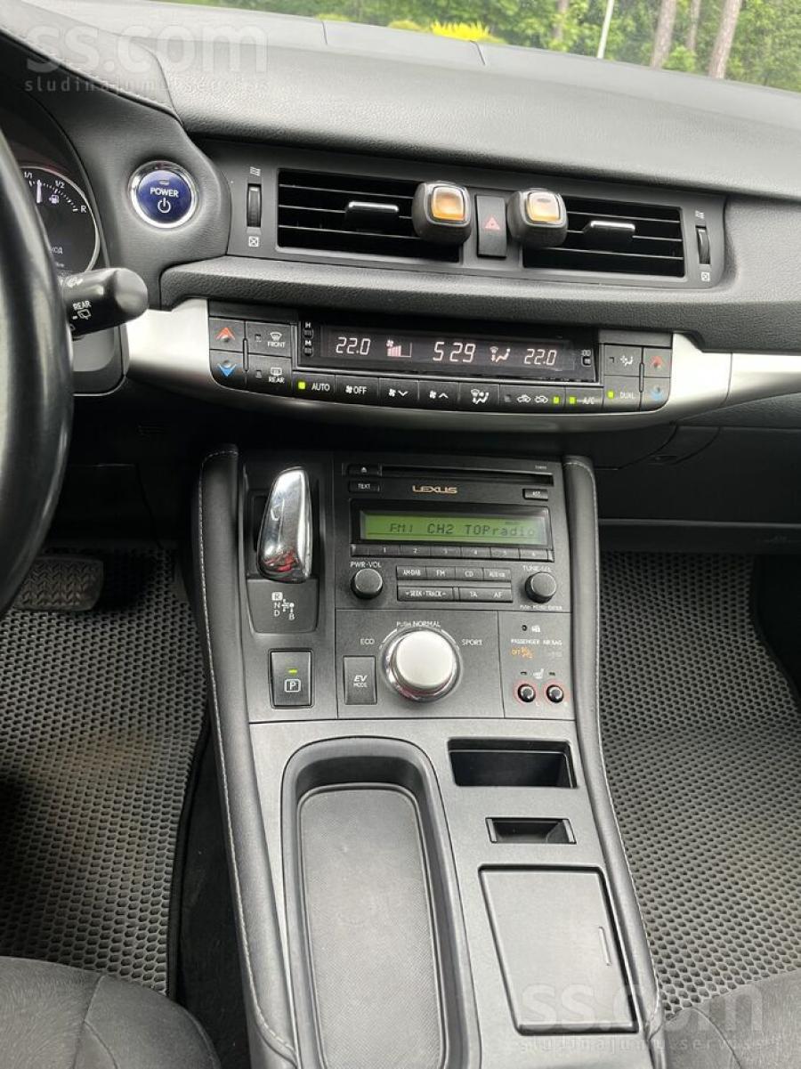 Brūns Lexus CT 2011 Rīga, ar dzinēja tilpumu 1.80 L un nobraukumu 255 tūkst. km par 7500 €, foto 10 vietnē AUTOMOTO.COM.LV