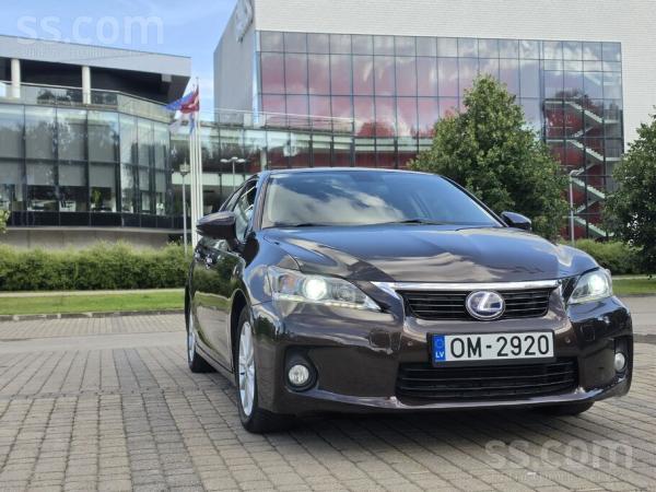Brūns Lexus CT 2011 Rēzekne, ar dzinēja tilpumu 1.80 L un nobraukumu 252 tūkst. km par 9150 €, foto 1 vietnē AUTOMOTO.COM.LV