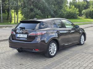 Brown Lexus CT 2011 in Rezekne, with an engine capacity of 1.80 L and mileage of 252 thousand km for 9150 €, photo 7 on AUTOMOTO.COM.LV