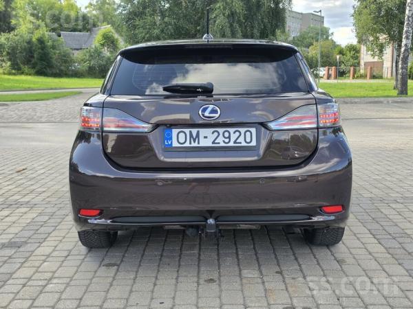 Brūns Lexus CT 2011 Rēzekne, ar dzinēja tilpumu 1.80 L un nobraukumu 252 tūkst. km par 9150 €, foto 7 vietnē AUTOMOTO.COM.LV
