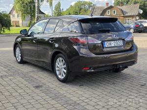 Brown Lexus CT 2011 in Rezekne, with an engine capacity of 1.80 L and mileage of 252 thousand km for 9150 €, photo 9 on AUTOMOTO.COM.LV