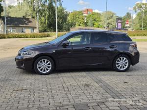 Brown Lexus CT 2011 in Rezekne, with an engine capacity of 1.80 L and mileage of 252 thousand km for 9150 €, photo 11 on AUTOMOTO.COM.LV