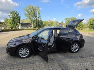 Brown Lexus CT 2011 in Rezekne, with an engine capacity of 1.80 L and mileage of 252 thousand km for 9150 €, photo 19 on AUTOMOTO.COM.LV
