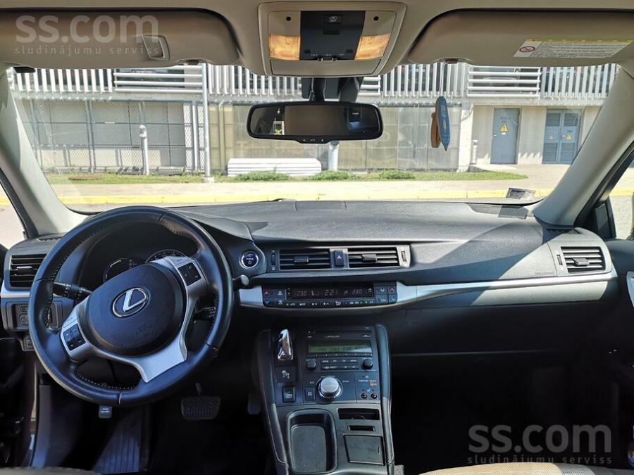Brūns Lexus CT 2011 Rīga, ar dzinēja tilpumu 1.80 L un nobraukumu 191 tūkst. km par 7500 €, foto 1 vietnē AUTOMOTO.COM.LV