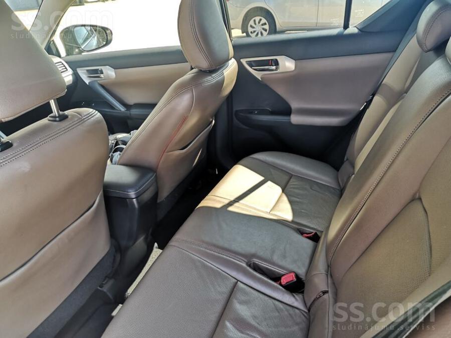 Brūns Lexus CT 2011 Rīga, ar dzinēja tilpumu 1.80 L un nobraukumu 191 tūkst. km par 7500 €, foto 8 vietnē AUTOMOTO.COM.LV