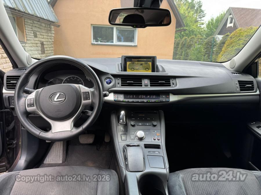 Brūns Lexus CT 2012 Tallina, ar dzinēja tilpumu 1.80 L un nobraukumu 218 tūkst. km par 11000 €, foto 4 vietnē AUTOMOTO.COM.LV
