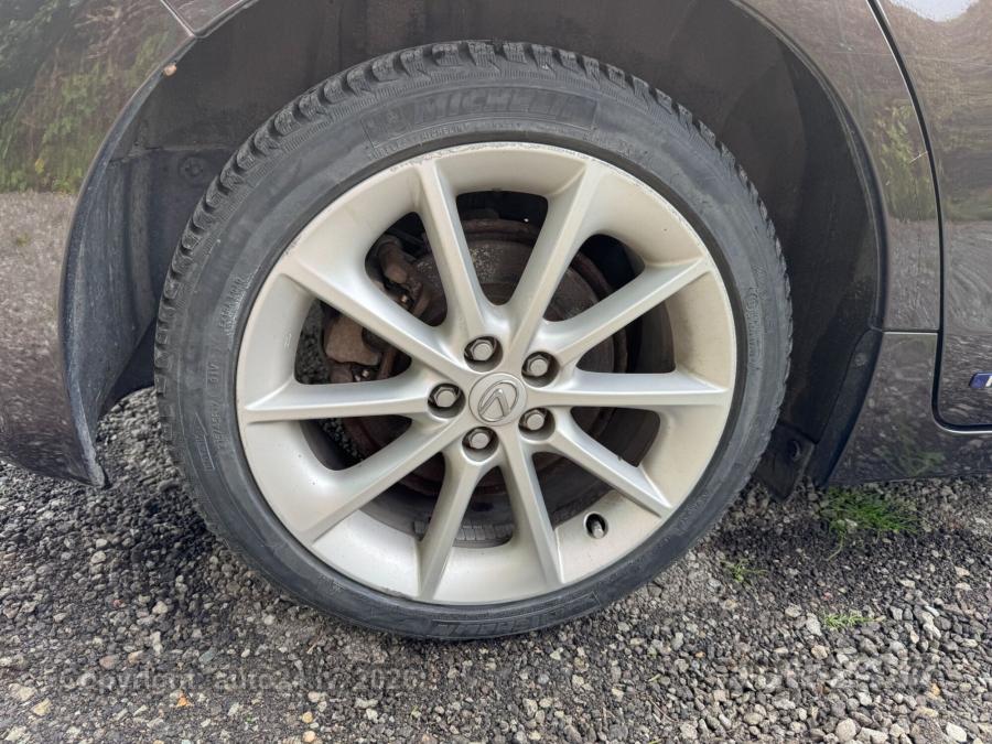 Brūns Lexus CT 2012 Tallina, ar dzinēja tilpumu 1.80 L un nobraukumu 218 tūkst. km par 11000 €, foto 20 vietnē AUTOMOTO.COM.LV