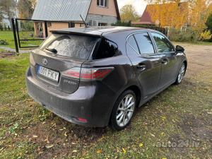 Brūns Lexus CT 2012 Tallina, ar dzinēja tilpumu 1.80 L un nobraukumu 218 tūkst. km par 11000 €, foto 25 vietnē AUTOMOTO.COM.LV
