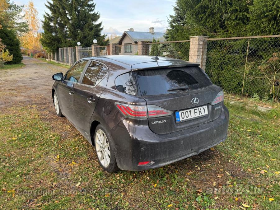 Brūns Lexus CT 2012 Tallina, ar dzinēja tilpumu 1.80 L un nobraukumu 218 tūkst. km par 11000 €, foto 26 vietnē AUTOMOTO.COM.LV