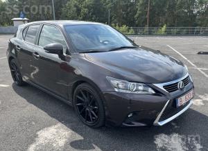 Brown Lexus CT 2015 in Riga, with an engine capacity of 1.80 L and mileage of 254 thousand km for 7200 €, photo 1 on AUTOMOTO.COM.LV