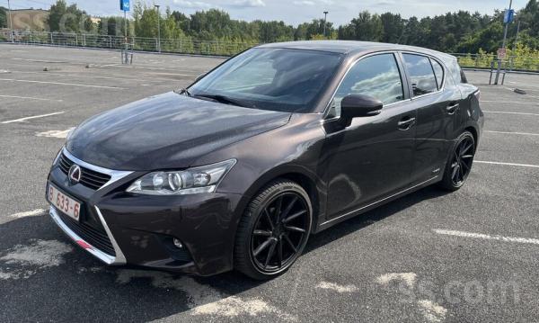 Brūns Lexus CT 2015 Rīga, ar dzinēja tilpumu 1.80 L un nobraukumu 254 tūkst. km par 7200 €, foto 3 vietnē AUTOMOTO.COM.LV