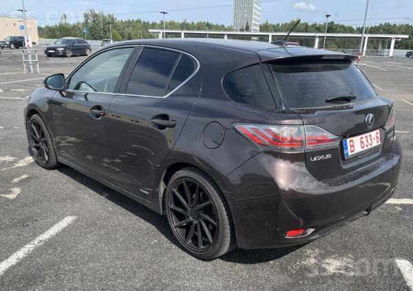 Brūns Lexus CT 2015 Rīga, ar dzinēja tilpumu 1.80 L un nobraukumu 254 tūkst. km par 7200 €, foto 4 vietnē AUTOMOTO.COM.LV