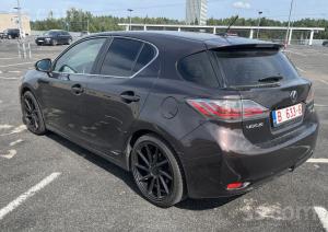 Brown Lexus CT 2015 in Riga, with an engine capacity of 1.80 L and mileage of 254 thousand km for 7200 €, photo 4 on AUTOMOTO.COM.LV
