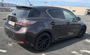 Brown Lexus CT 2015 in Riga, with an engine capacity of 1.80 L and mileage of 254 thousand km for 7200 €, photo 5 on AUTOMOTO.COM.LV