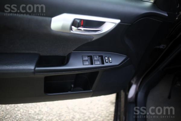 Brūns Lexus CT 2015 Rīga, ar dzinēja tilpumu 1.80 L un nobraukumu 254 tūkst. km par 7200 €, foto 9 vietnē AUTOMOTO.COM.LV