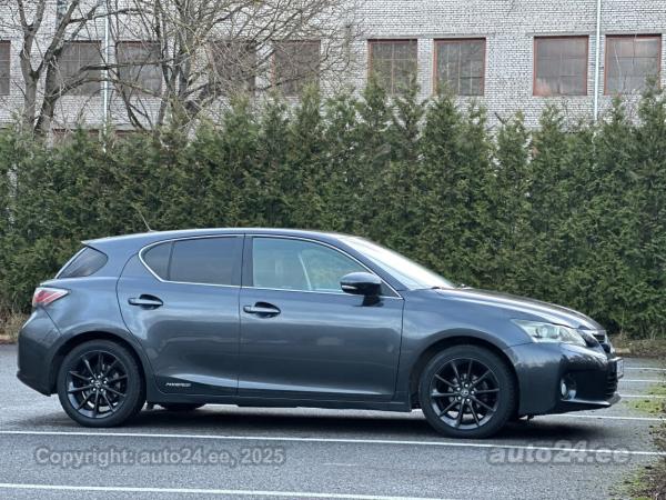 Pelēks Lexus CT 2011 Tallina, ar dzinēja tilpumu 1.80 L un nobraukumu 0 tūkst. km par 10000 €, foto 1 vietnē AUTOMOTO.COM.LV