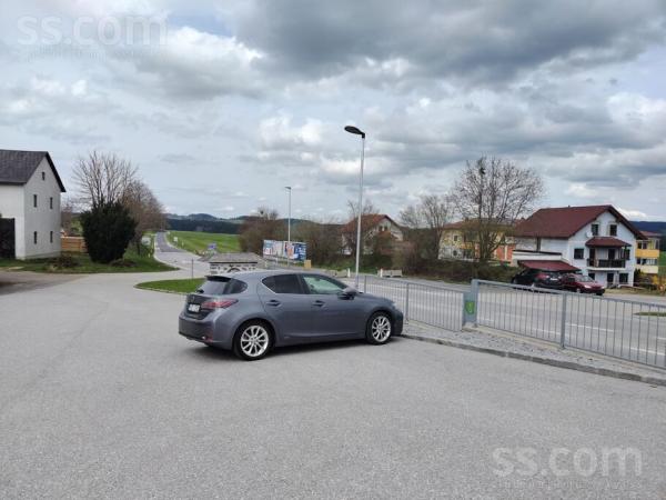 Grey Lexus CT 2012 in Valmiera, with an engine capacity of 1.80 L and mileage of 323 thousand km for 6900 €, photo 5 on AUTOMOTO.COM.LV