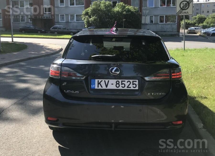 Pelēks Lexus CT 2012 Rīga, ar dzinēja tilpumu 1.80 L un nobraukumu 240 tūkst. km par 8100 €, foto 5 vietnē AUTOMOTO.COM.LV