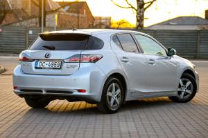 Pelēks Lexus CT 2012 Rīga, ar dzinēja tilpumu 1.80 L un nobraukumu 237 tūkst. km par 8990 €, foto 6 vietnē AUTOMOTO.COM.LV