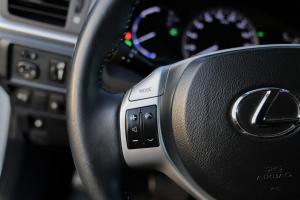 Pelēks Lexus CT 2012 Rīga, ar dzinēja tilpumu 1.80 L un nobraukumu 237 tūkst. km par 8990 €, foto 28 vietnē AUTOMOTO.COM.LV