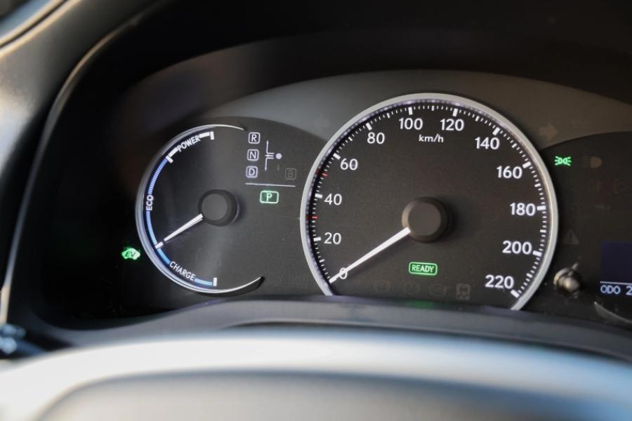 Pelēks Lexus CT 2012 Rīga, ar dzinēja tilpumu 1.80 L un nobraukumu 237 tūkst. km par 8990 €, foto 31 vietnē AUTOMOTO.COM.LV