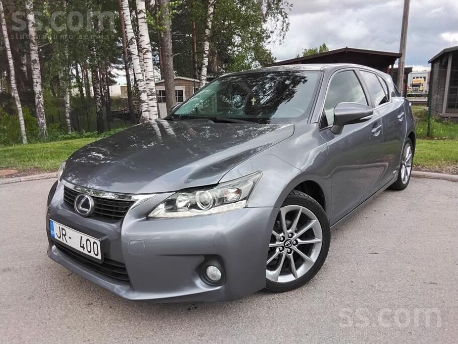Grey Lexus CT 2013 in Riga, with an engine capacity of 1.80 L and mileage of 257 thousand km for 8850 €, photo 1 on AUTOMOTO.COM.LV